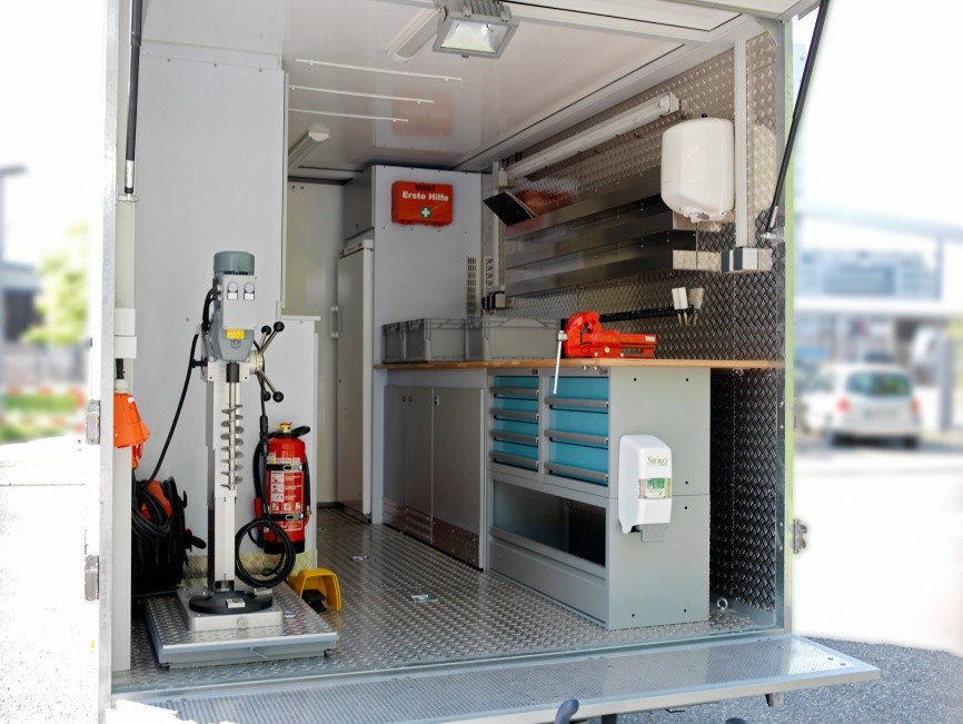 5t rehabilitation vehicle for hydraulic working robots with trailer